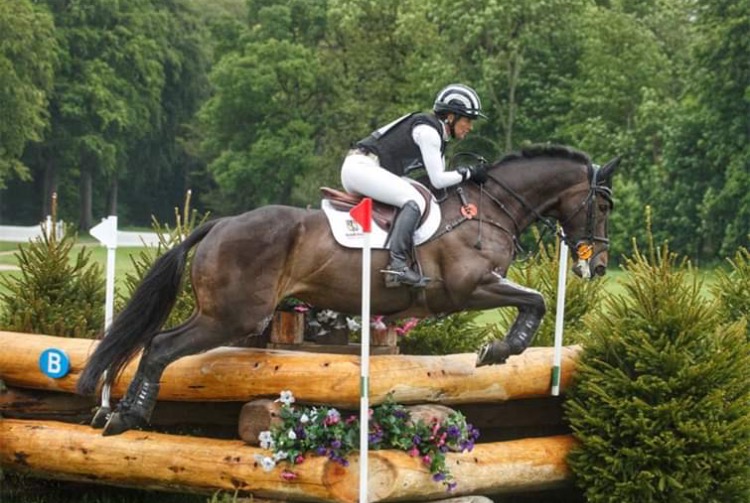 Caroline Powell riding On The Brash. Photo by Lorraine Porter l ...